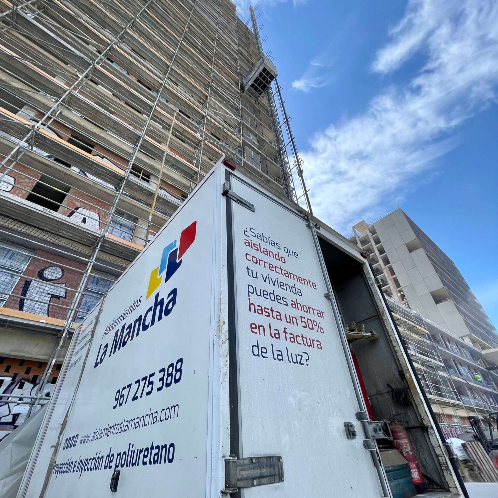 AISLAMIENTO TÉRMICO EN EL EDIFICIO LA TORRE — A.L.M